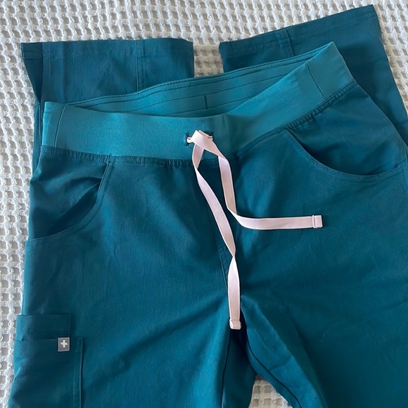 Figs | Pants & Jumpsuits | Figs Kade Cargo Scrub Pants | Poshmark